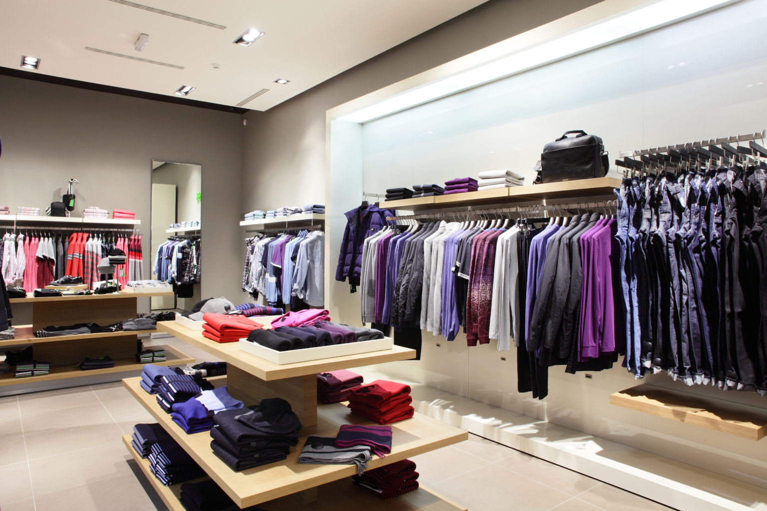Conoce la historia de Zara, la marca que revolucionó la moda - Intalentia